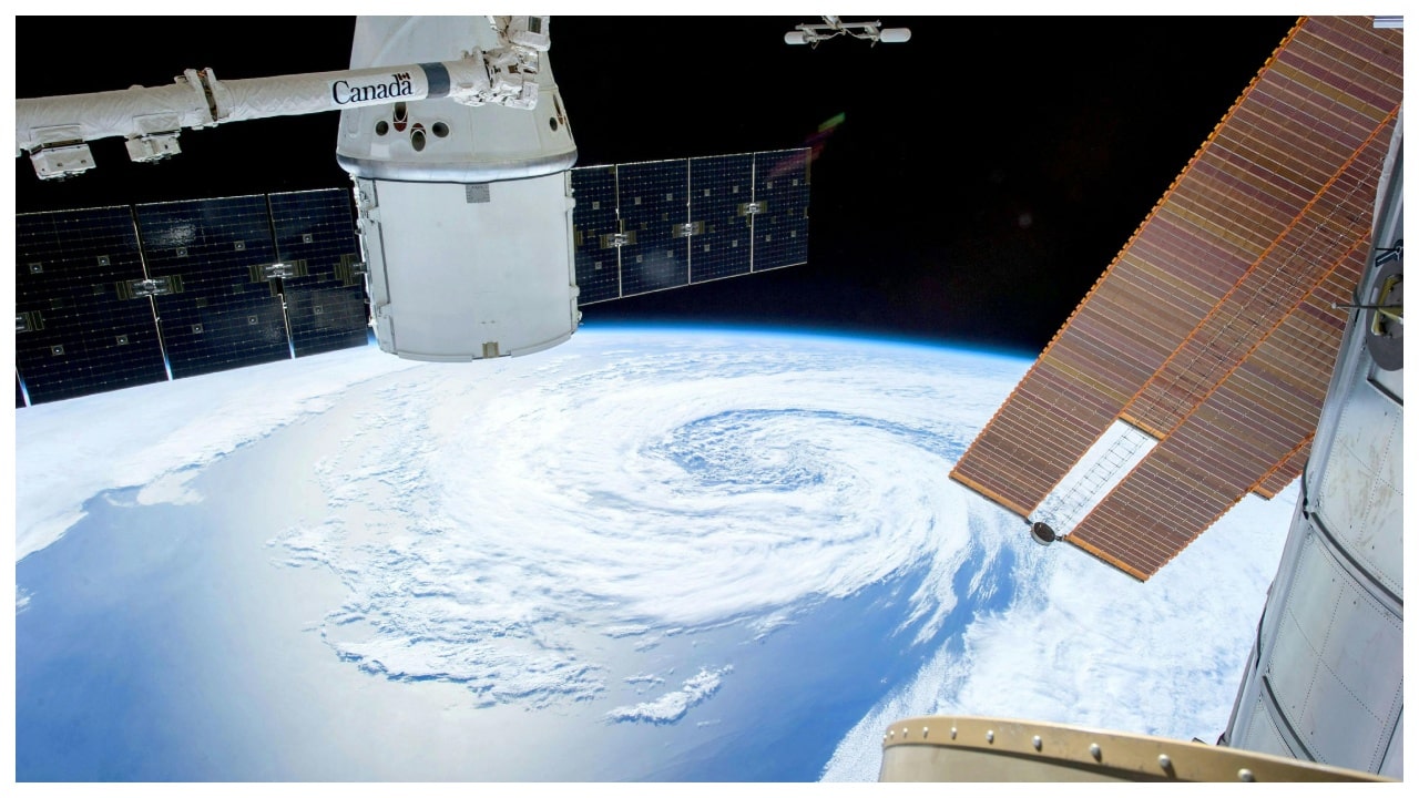 Cyclone Fengal updates: Heavy rainfalls and strong winds expected as ...